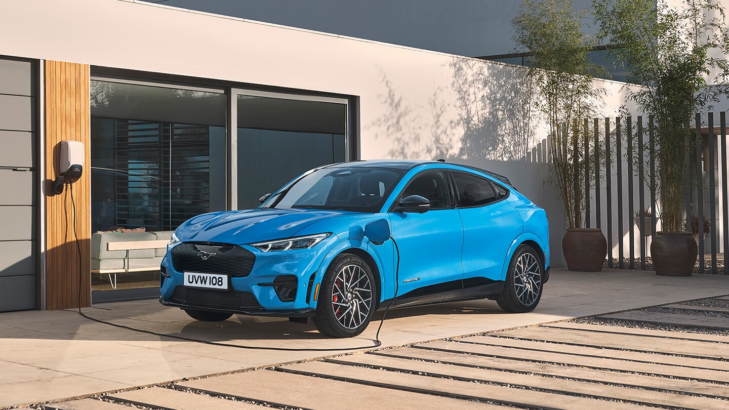 Der vollelektrische Ford Mustang Mach-E – Laden | Ford DE