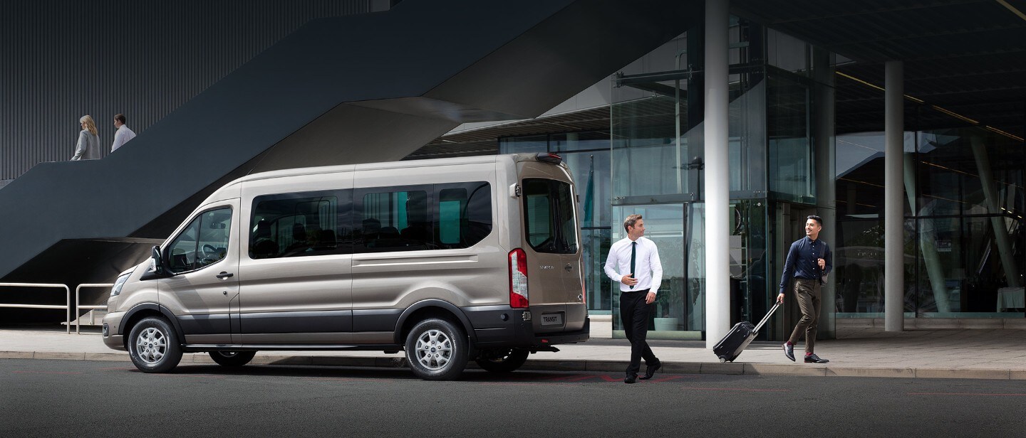Ford Transit Bus mit bis zu 18 Sitzen jetzt entdecken | Ford DE